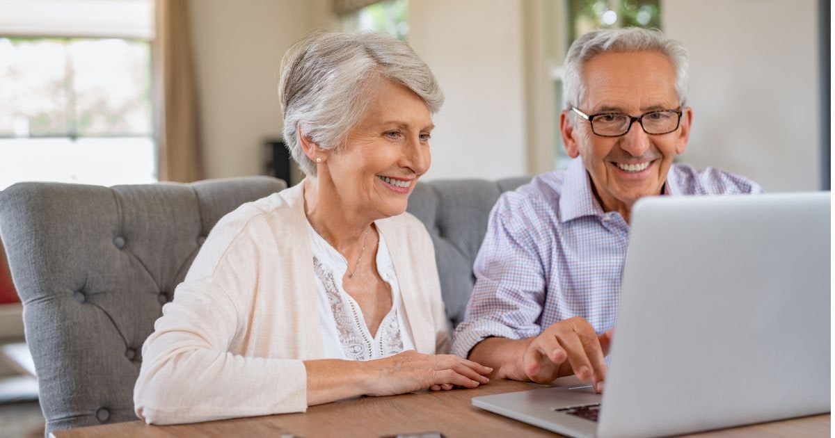 Best Internet Plans and Discounts for Seniors in Canada | WhistleOut